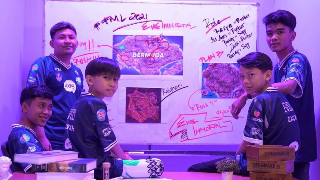 Sosok berjasa di karier esports EVOS Rasya | ONE Esports Indonesia