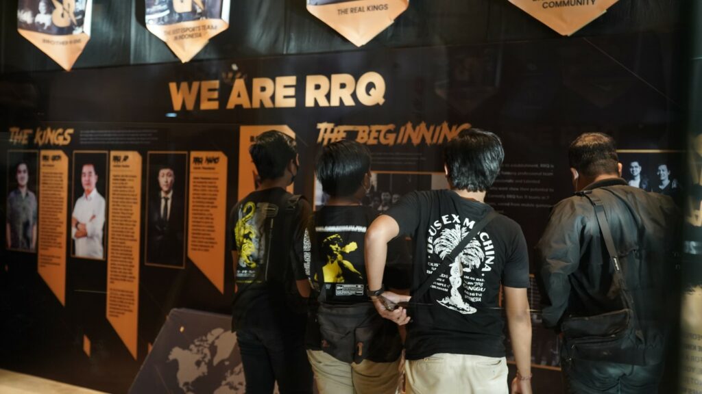 Kenali lebih dekat sejarah dan pencapaian Team RRQ melalui RRQ Gallery ...