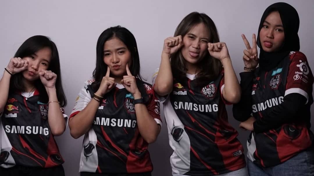 Tips membangun tim ladies PUBG Mobile yang baik menurut AE Lynne | ONE Esports Indonesia