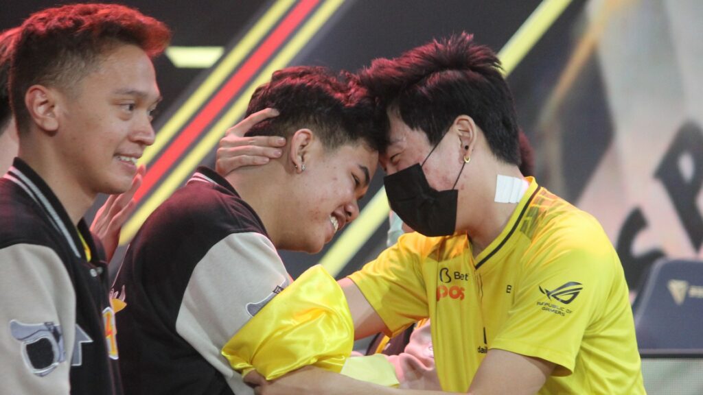 Galeri foto EKSKLUSIF: Selebrasi ONIC Esports juara MPL ID S10 | ONE Esports Indonesia