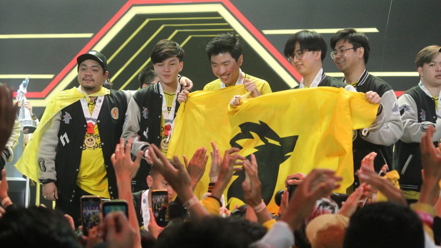 Bintang ONIC Esports ini jadi idola ibu-ibu MLBB | ONE Esports Indonesia