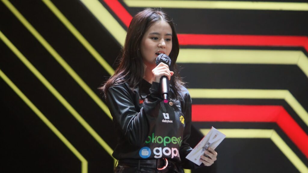 Galeri foto EKSKLUSIF: Potret bidadari cantik di playoff MPL ID S10 | ONE Esports Indonesia