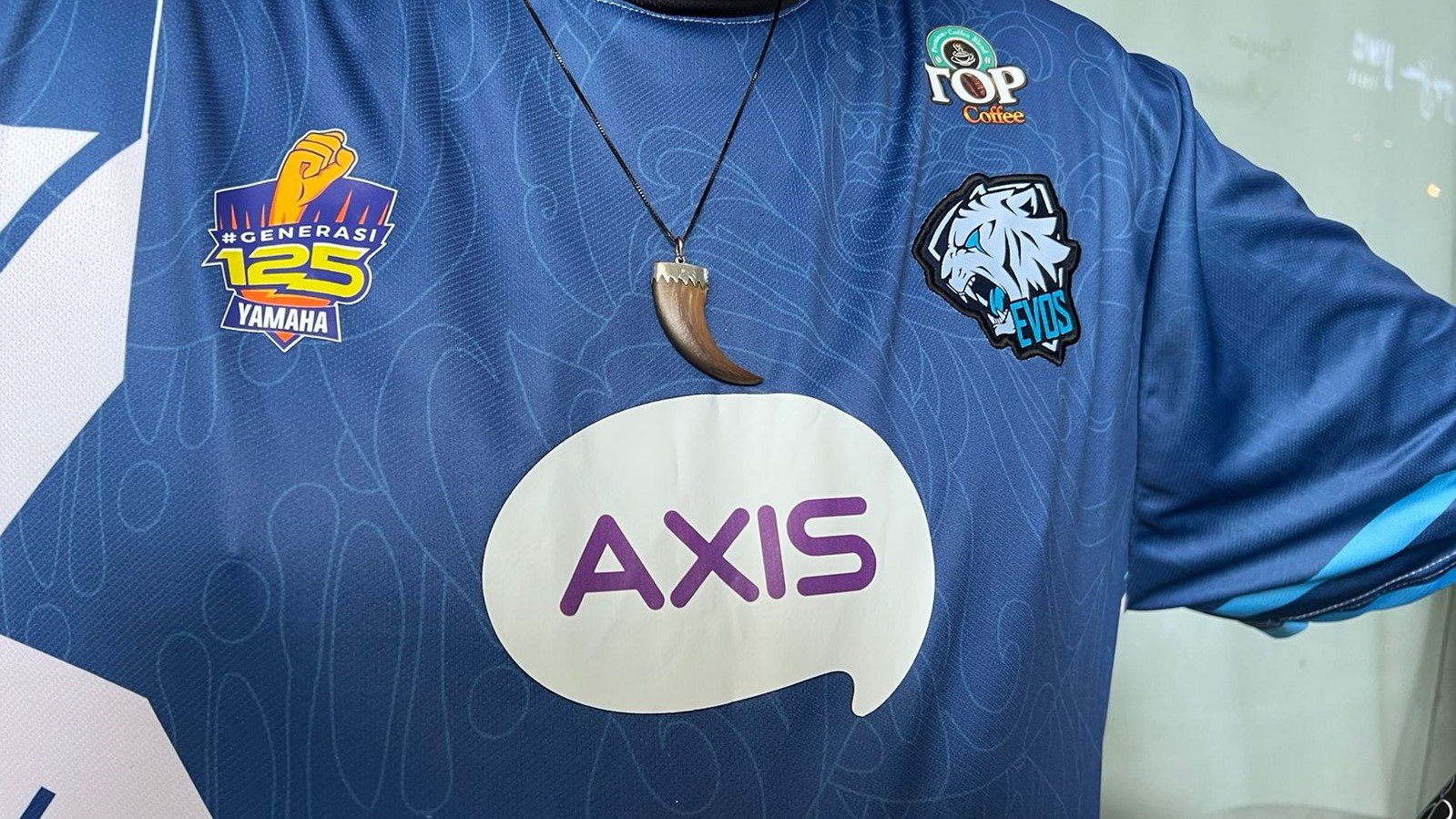 Keren! Jersey baru EVOS kolaborasi futuristik dengan sastra Jawa | ONE ...