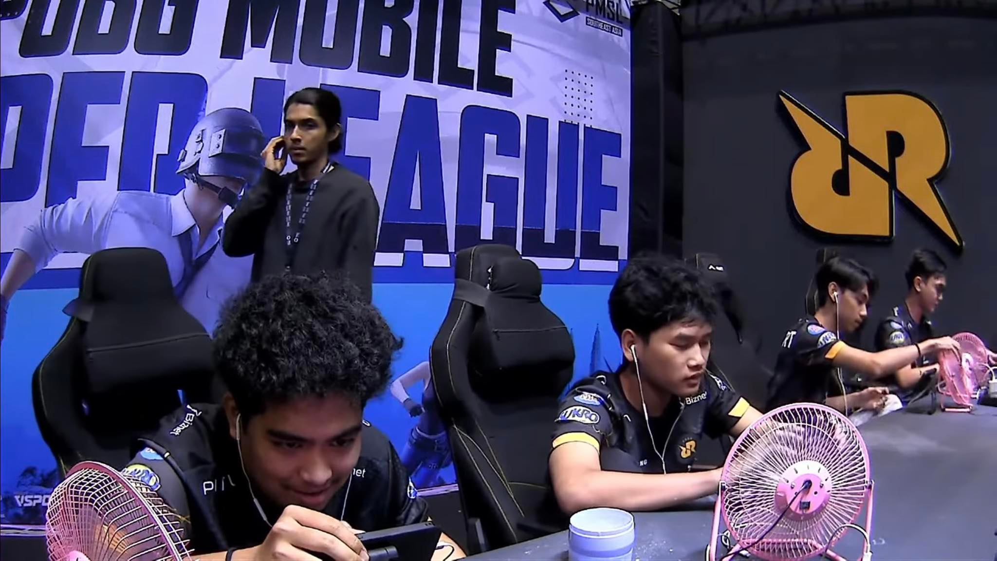 Dengar kata pelatih RRQ tentang mengatasi 'penyakit' tim di PMSL 2023 | ONE Esports Indonesia