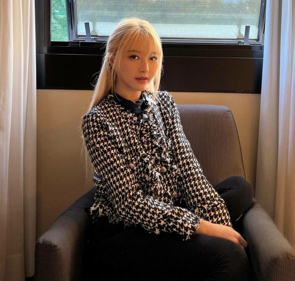 Tampilan baru Vior, makin mirip Krystal Jung! | ONE Esports Indonesia