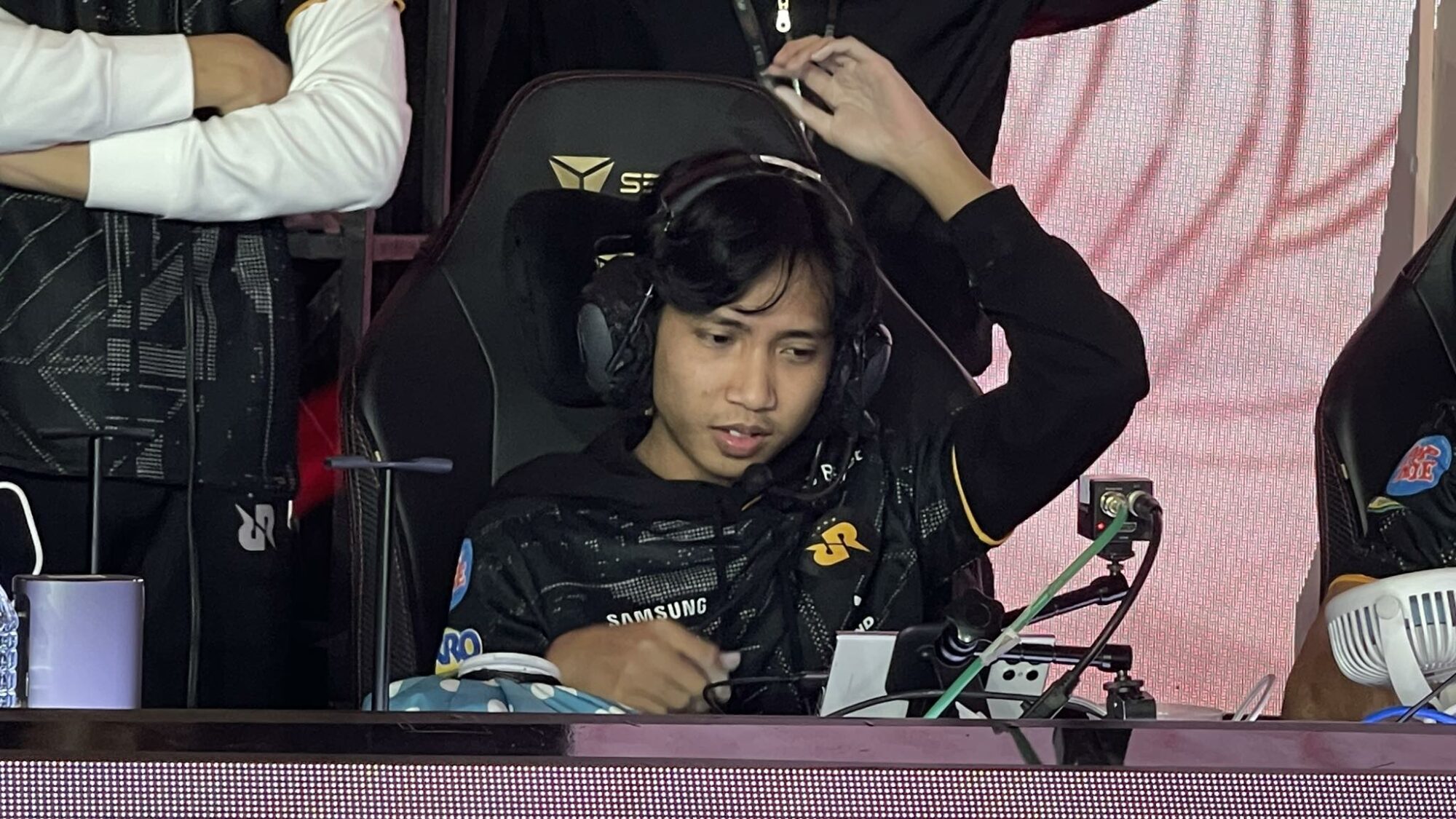 Sinyal Clay farewell dan prediksi pelatih baru RRQ | ONE Esports Indonesia