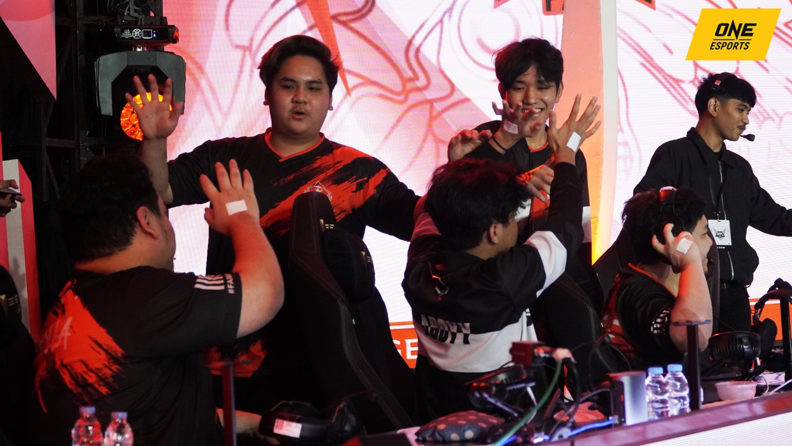 EVOS Legends hadirkan Douma dan Ixia, Geek Fam ID lebih perkasa | ONE ...