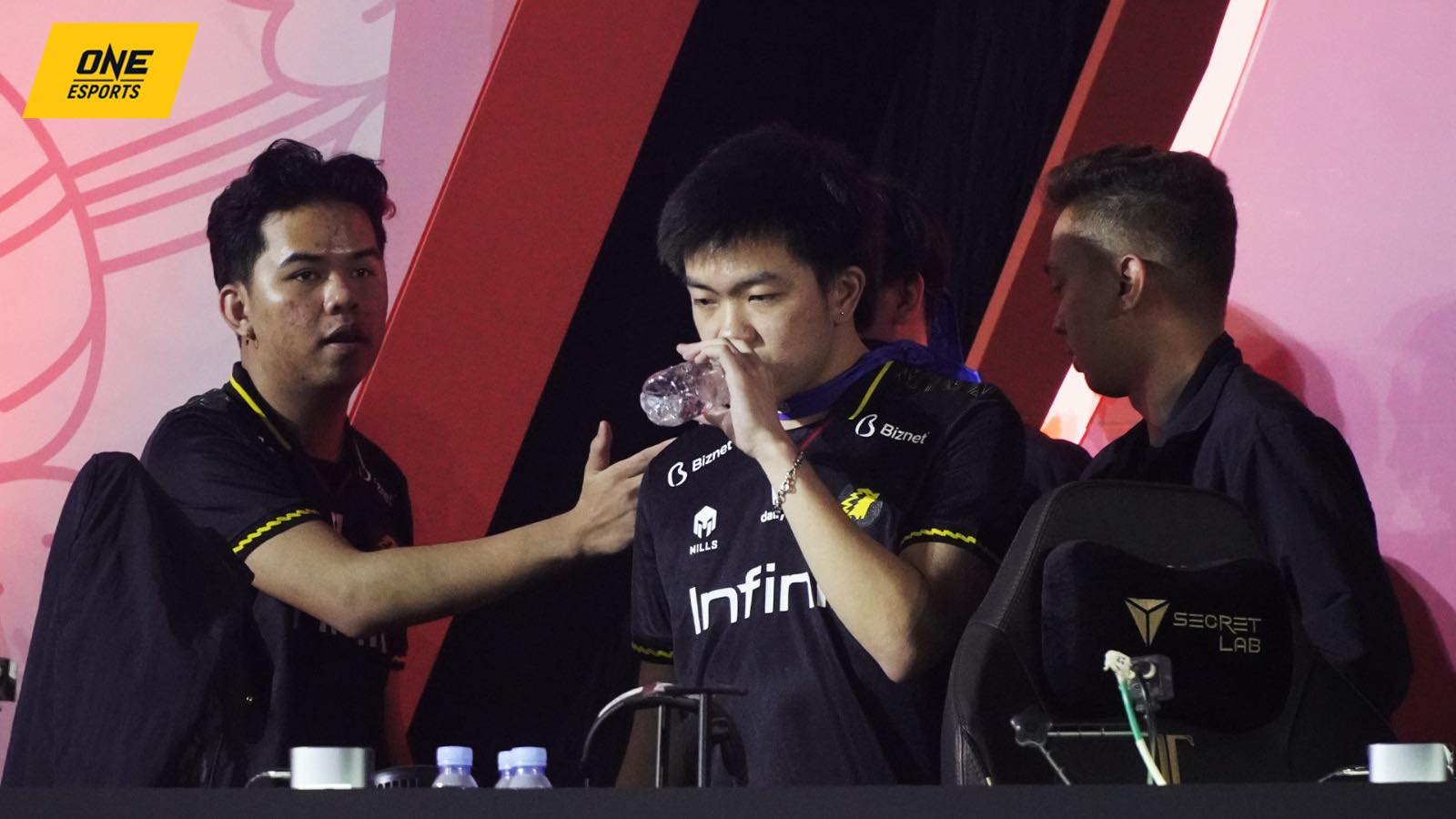 ONIC Esports pastikan tiket ke M5, Geek Fam tantang Bigetron | ONE Esports Indonesia