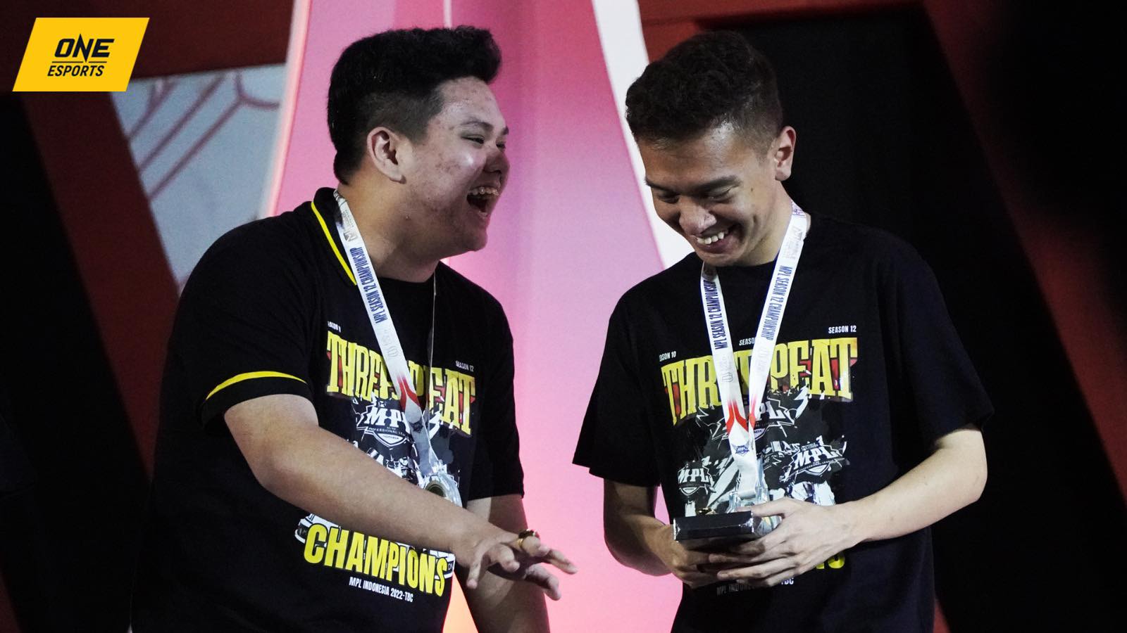 ONIC Alberttt gold lane, gendong-gendong di Rusia | ONE Esports Indonesia