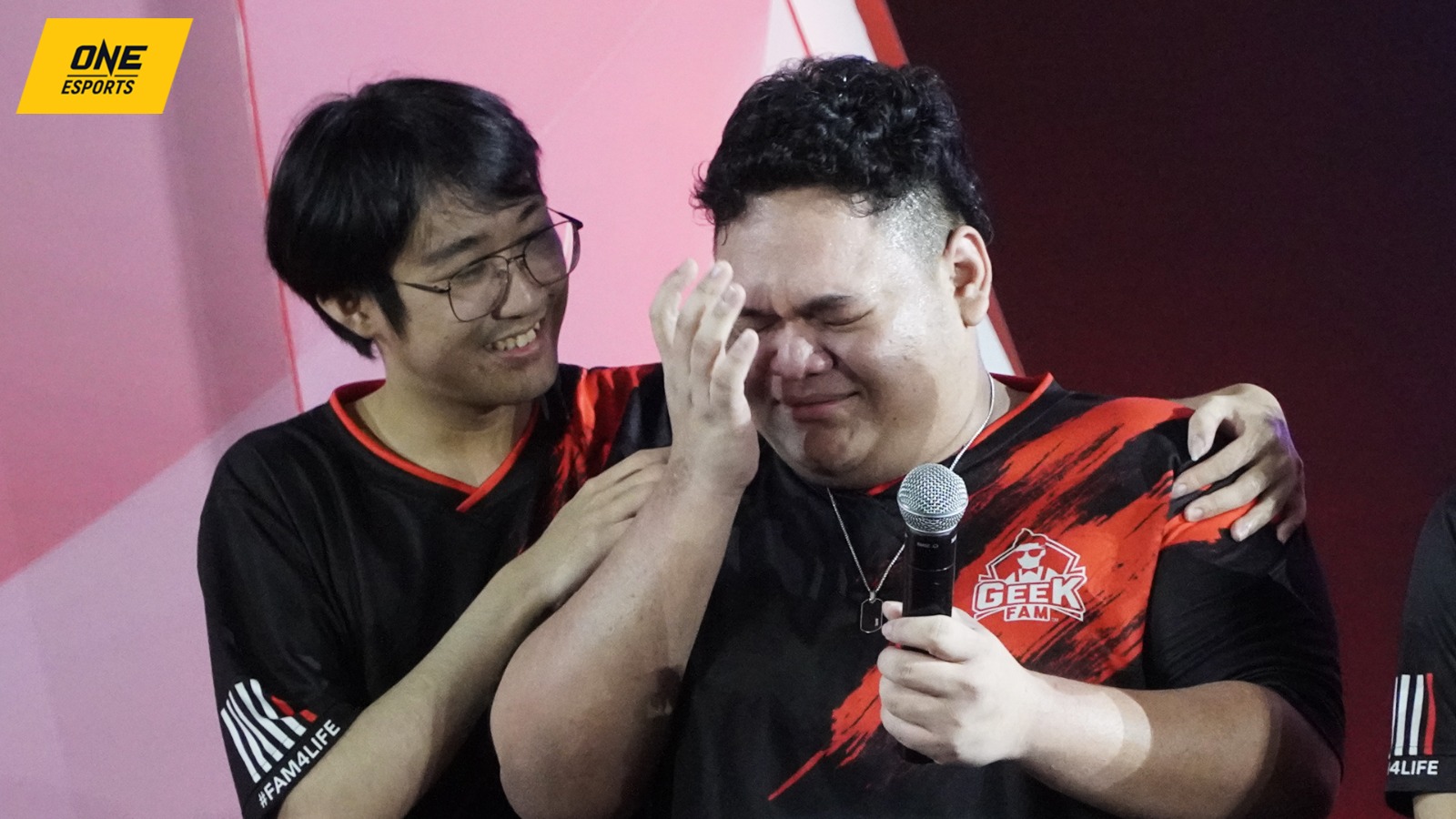 Geek Fam ke M5: Enak banget s*al hingga tangisan Caderaa | ONE Esports ...