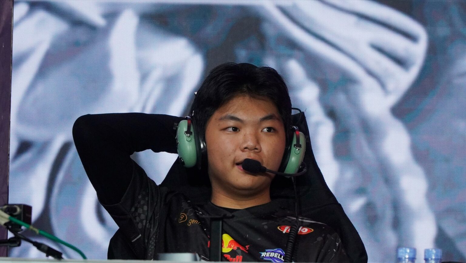 Split push Rebellion mimpi buruk ONIC Esports | ONE Esports Indonesia