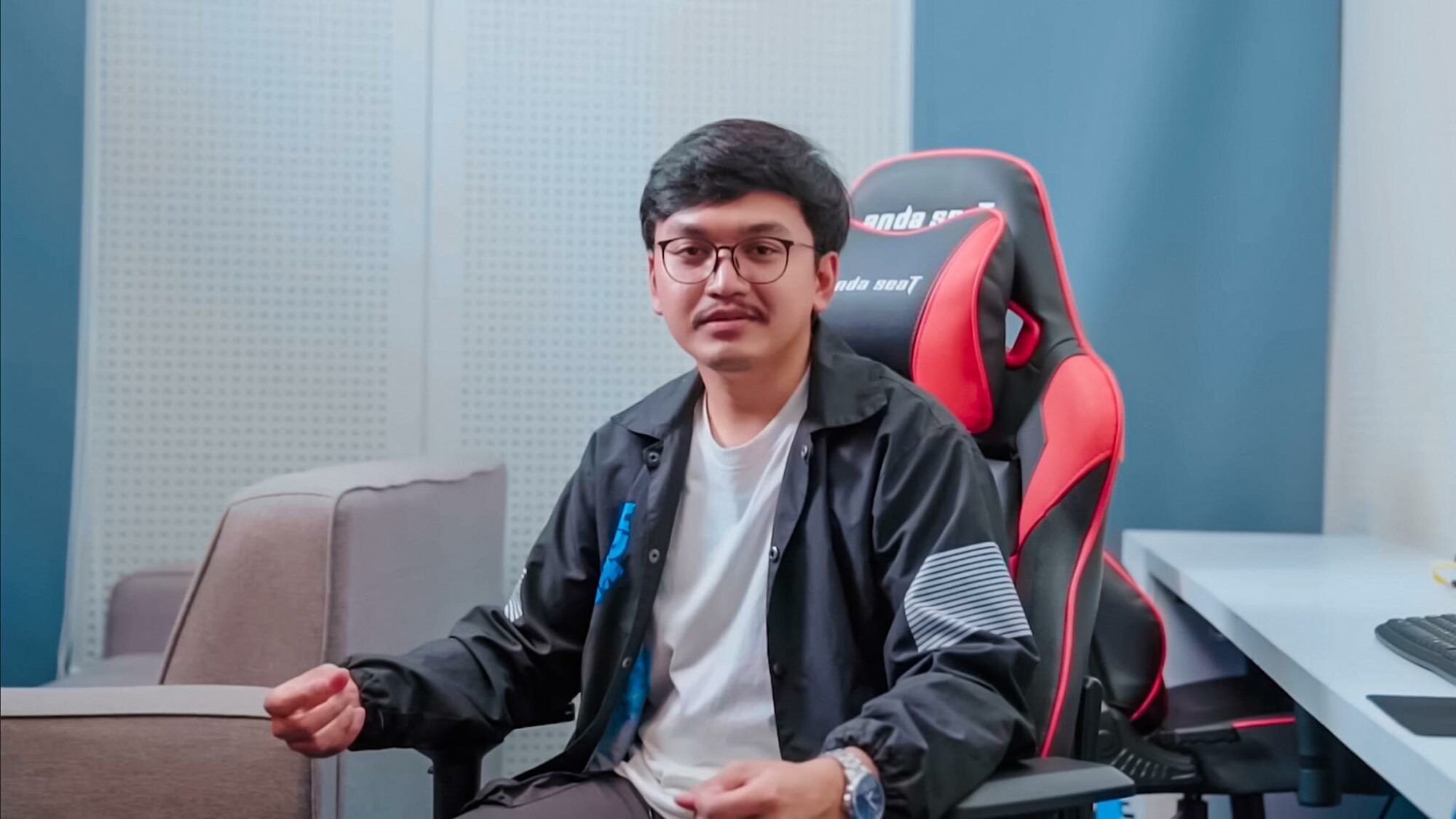 Profil dan biodata Mas Ade: Analis juara dunia, streamer papan atas ...