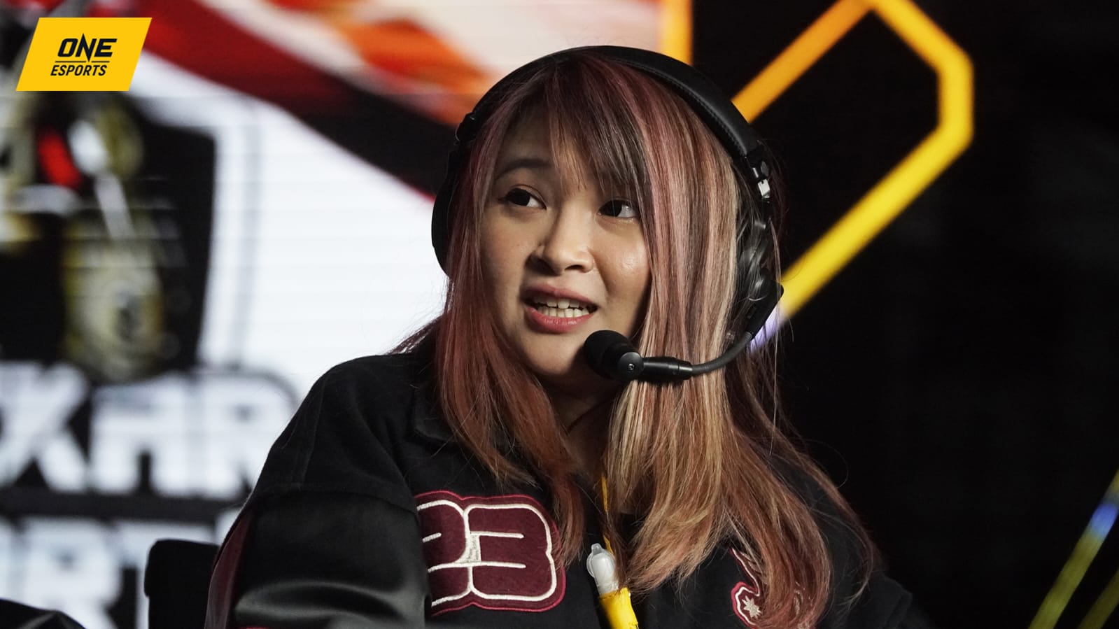 Profil dan biodata Momochan: Caster serba bisa! | ONE Esports Indonesia
