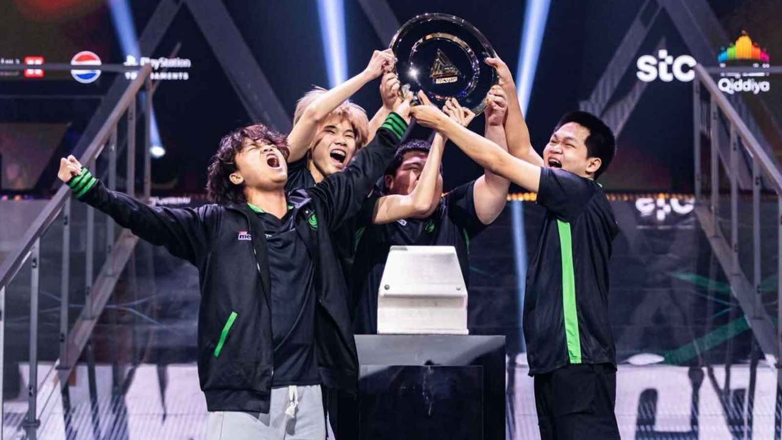 EVOS Divine nyaris juara FF EWC 2024, ditikung Team Falcons! | ONE Esports Indonesia