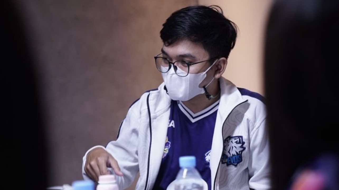 Profil dan biodata Mas Ade: Analis juara dunia, streamer papan atas ...