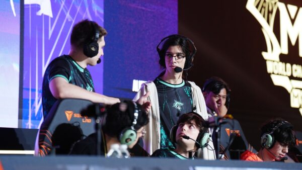 Terindikasi lag, DFYG minta rematch Ulfhednar di wildcard M6 | ONE ...