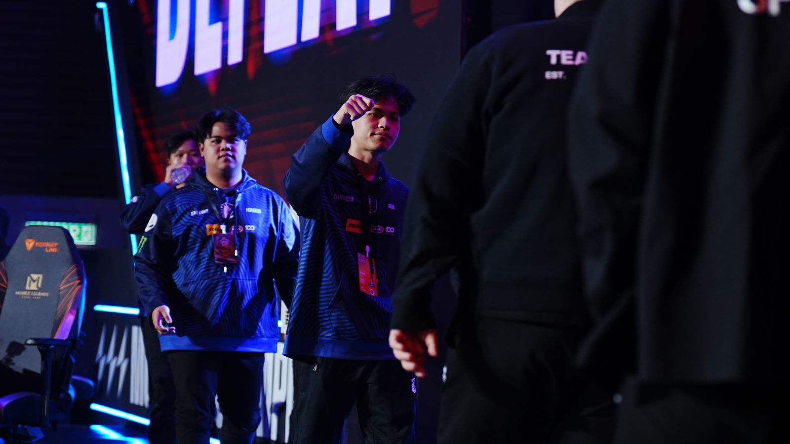 TLID selangkah lagi ke playoff M6, Aurora angkat koper | ONE Esports ...