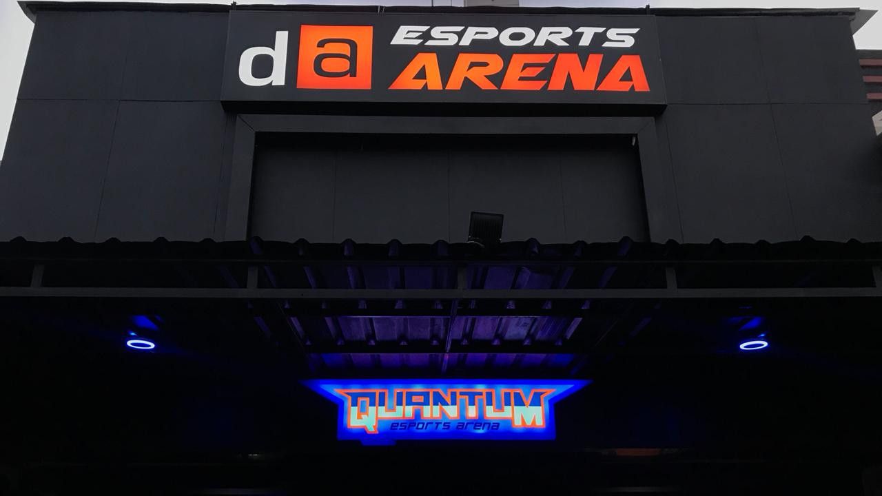 Esports Arena: Ketika warung internet berevolusi untuk hadirkan ...