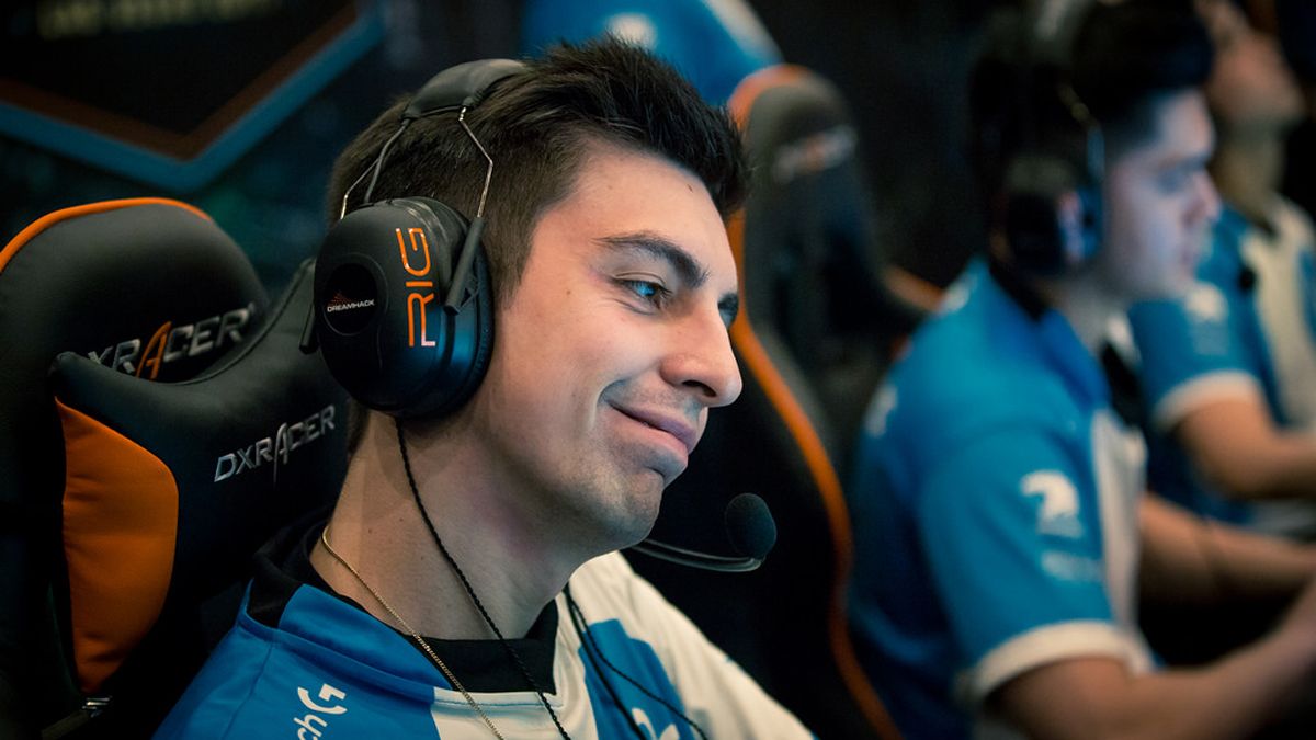 Shroud akhirnya capai rank tertinggi Apex Legends | ONE Esports Indonesia