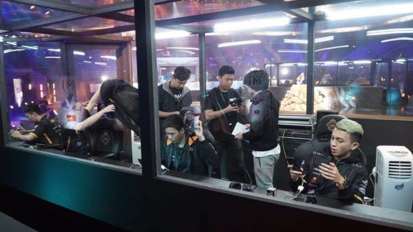 RRQ umumkan kepergian Acil dari tim Mobile Legends | ONE Esports Indonesia