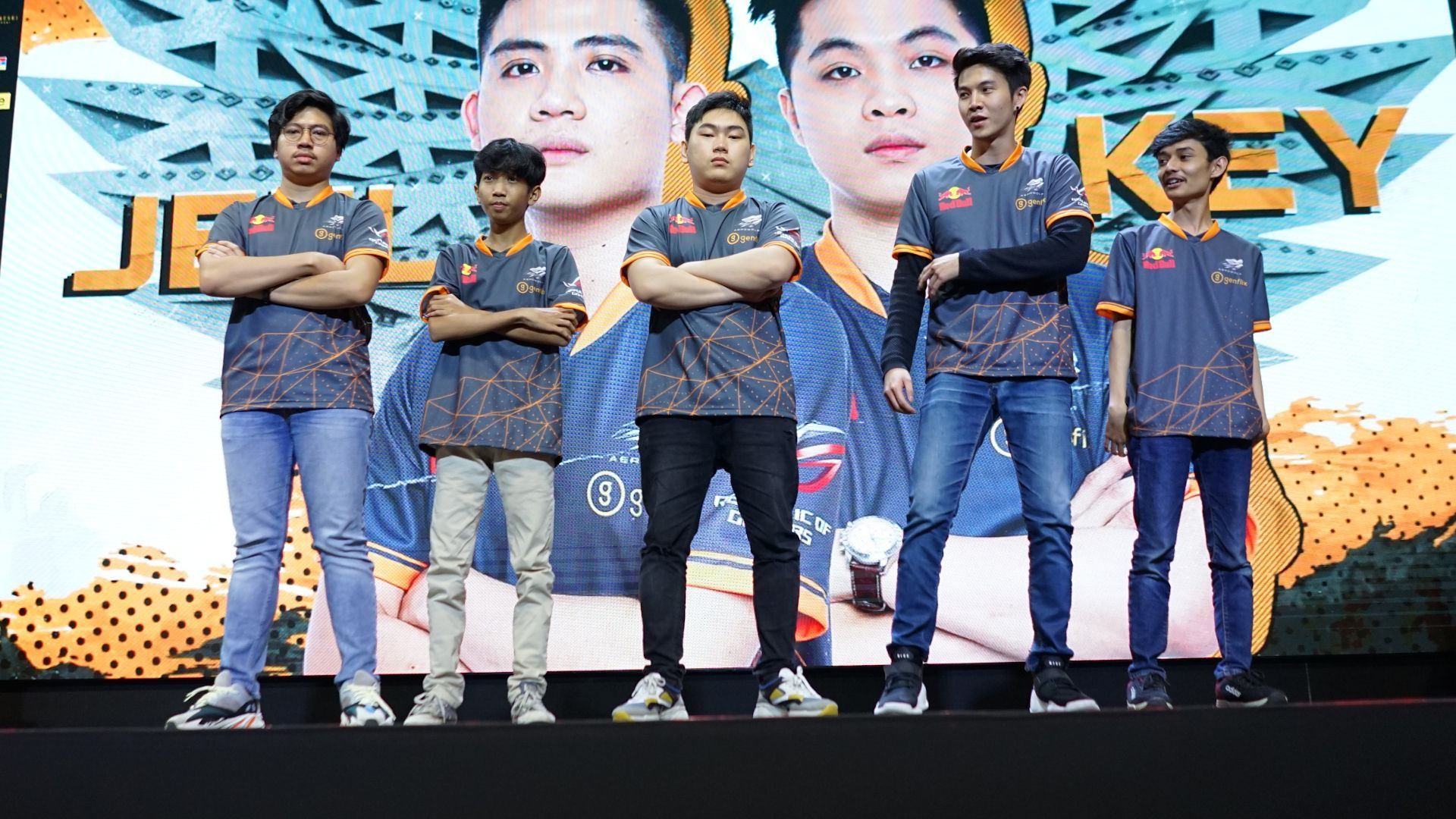 Clay menggila, Aerowolf raih kemenangan pertama lawan Alter Ego | ONE ...