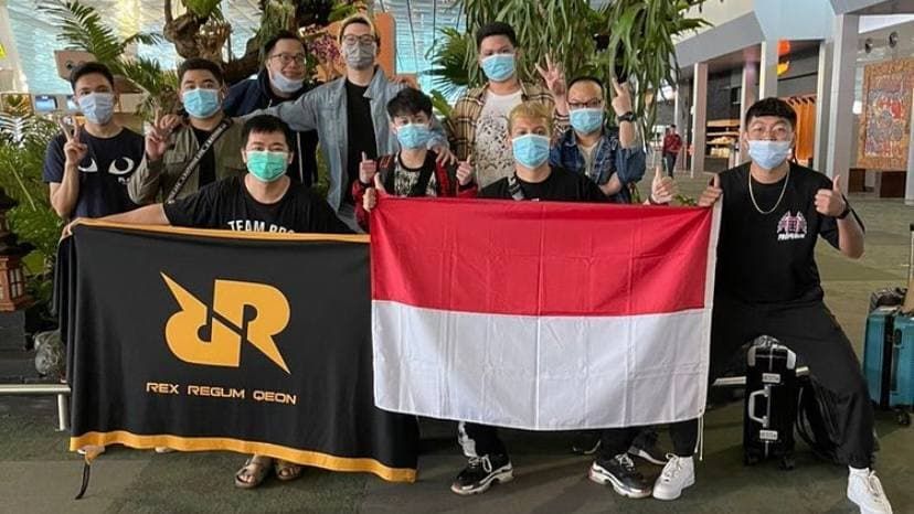 Bawa roster lengkap, RRQ Hoshi berangkat ke Singapura | ONE Esports ...