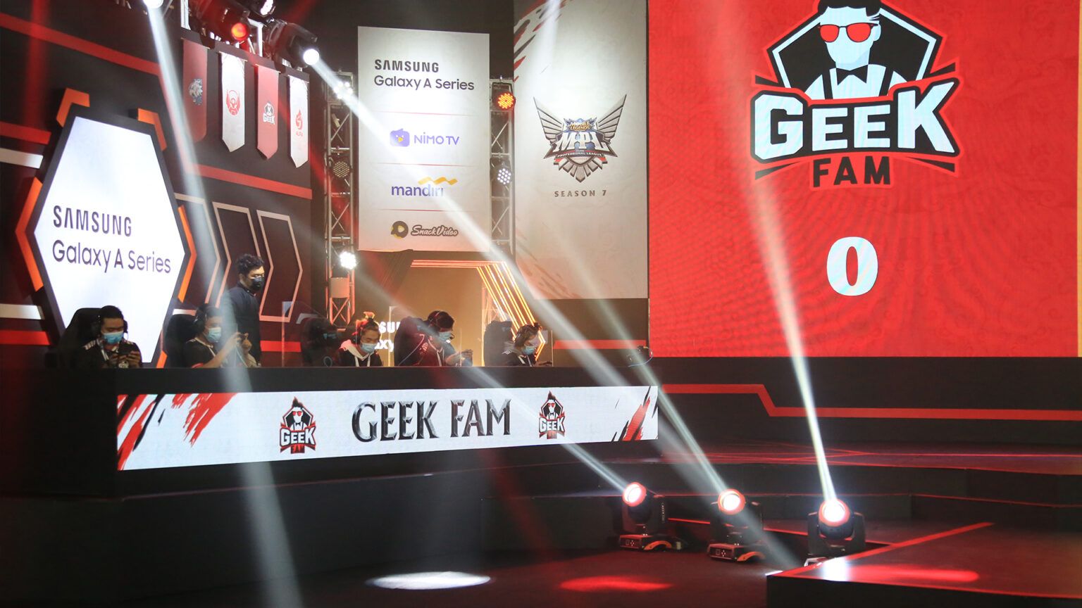 Despair gemilang, Geek Fam bungkam Aura Fire | ONE Esports Indonesia